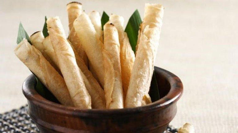 Dari Sirup Tjampolay hingga Kue Gapit, ini oleh-oleh favorit khas ...