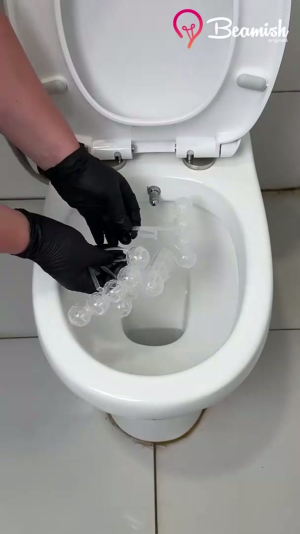 Homemade toilet freshener balls #easy #toilet #freshener