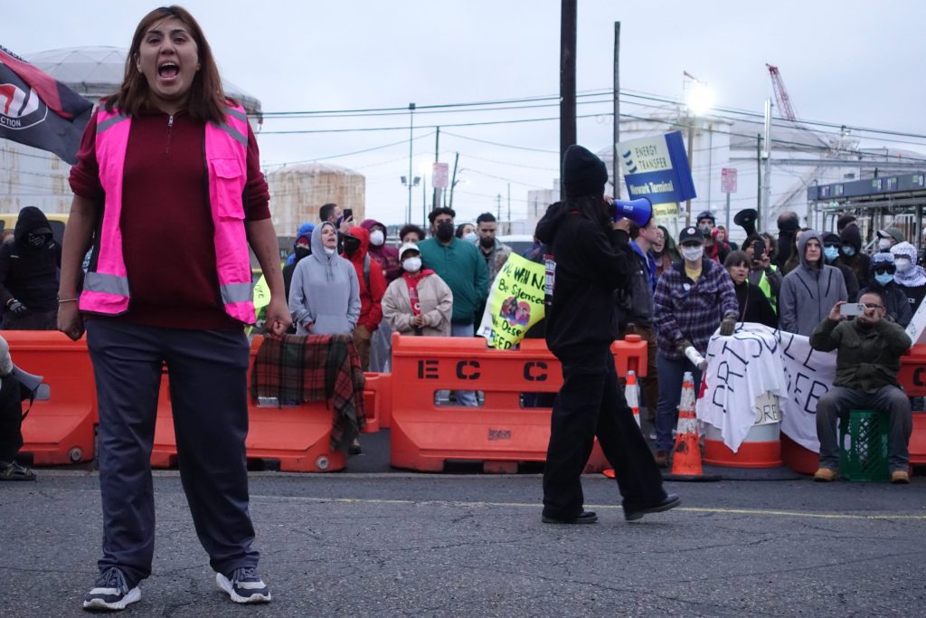 Protesters block Newark ICE detention facility as hunger and work ...