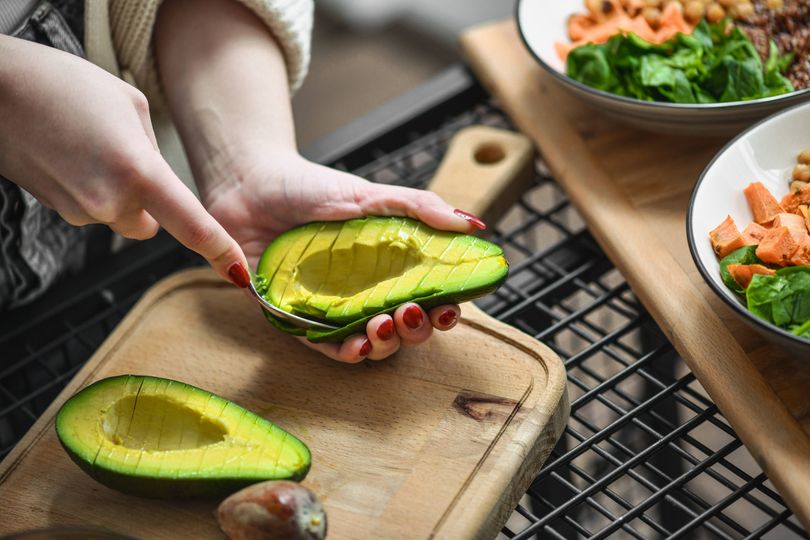 Keep sliced avocado fresh and stop it from turning brown by storing it ...
