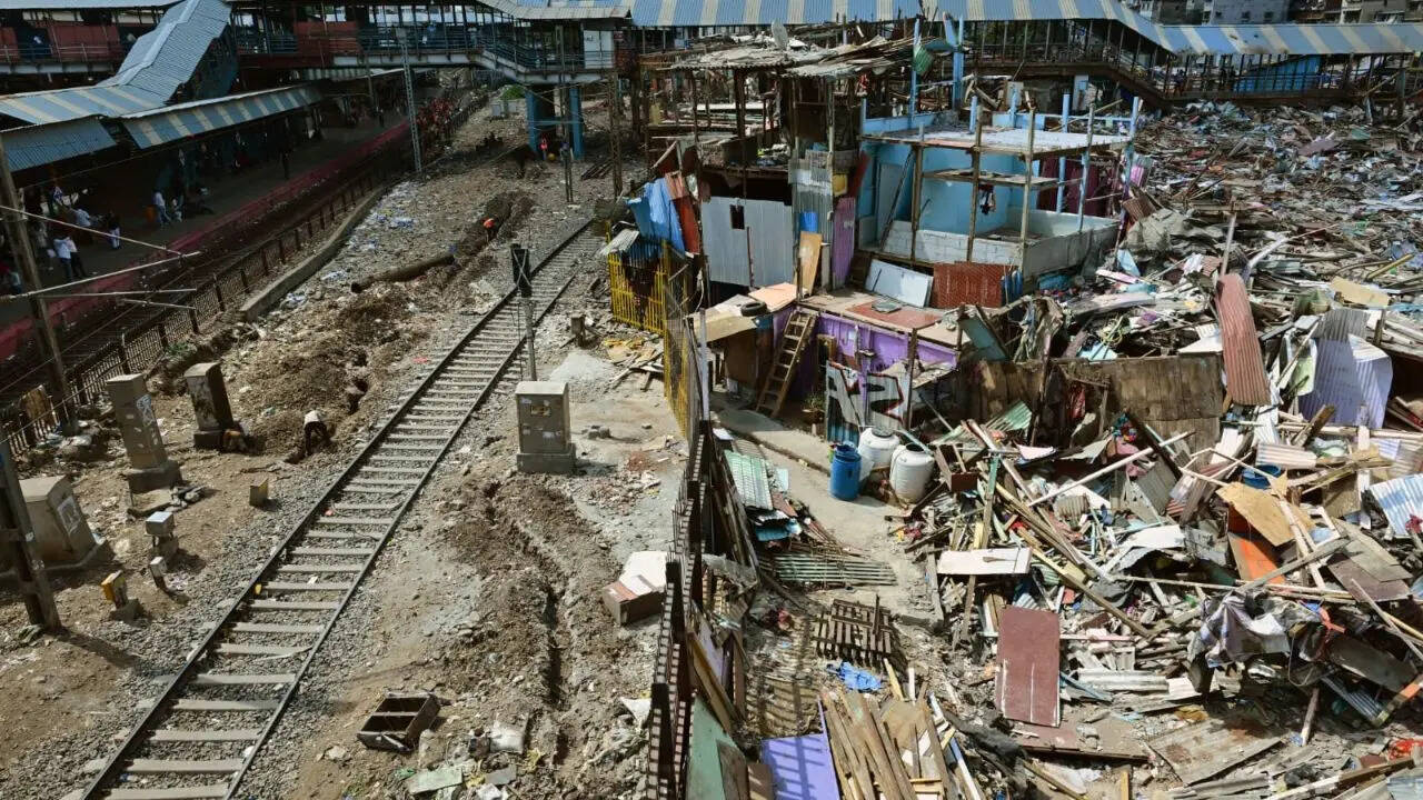 Slums beside Bandra station gone. Mumbai’s next big rail project starts ...
