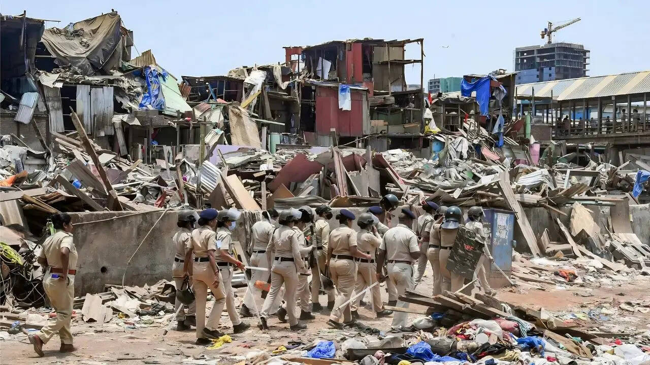 Slums beside Bandra station gone. Mumbai’s next big rail project starts ...