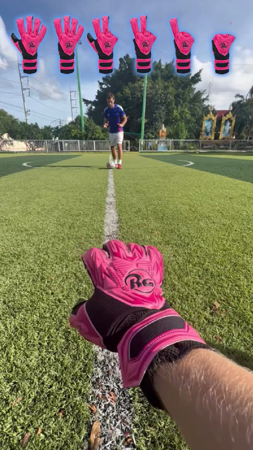 Ultimate grip test with all fingers football reaction