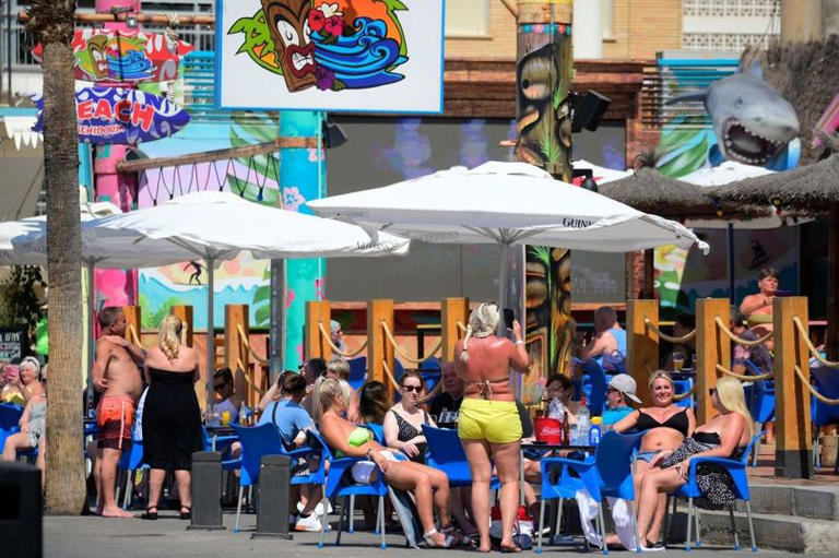 Benidorm beach wars as Brits face monster fines for 'stupid' new laws ...