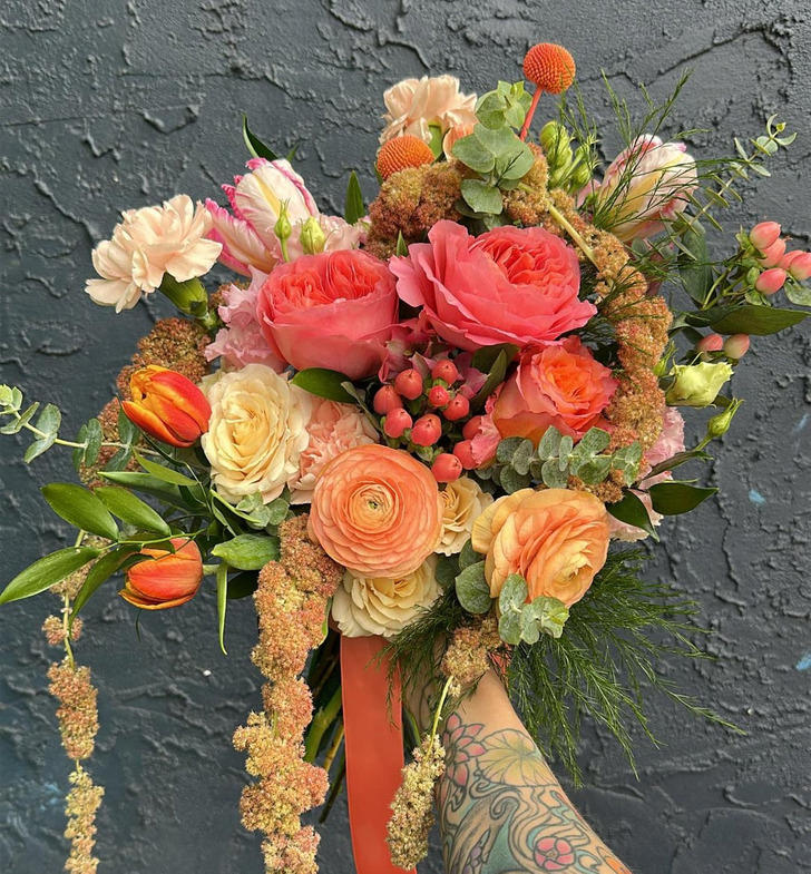 17 real flower shop stories where people bought not just a bouquet but ...
