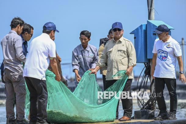 Kita terlalu lama belajar menerima paradoks sebagai kewajaran