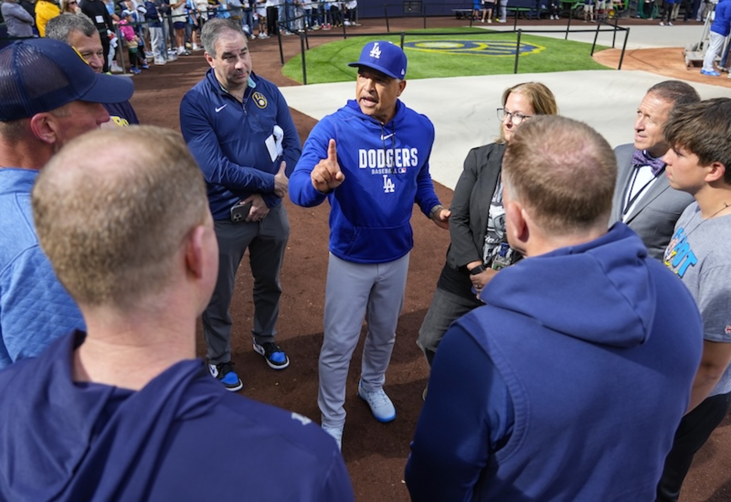 Dave Roberts believes Padres, Brewers & other top teams bring best out ...