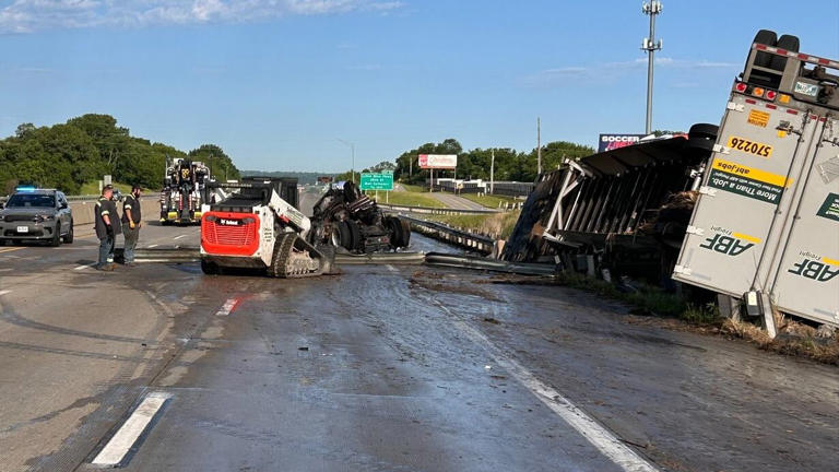 Westbound I-70 reopens near Blue Springs for fatal tractor-trailer crash