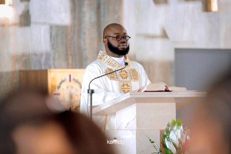 Pentecôte 2026 : À Sainte Monique du Plateau Dokui, le père Ange ...