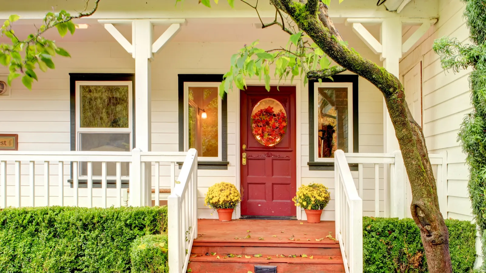 The exterior paint colors that make a home stand out on any street