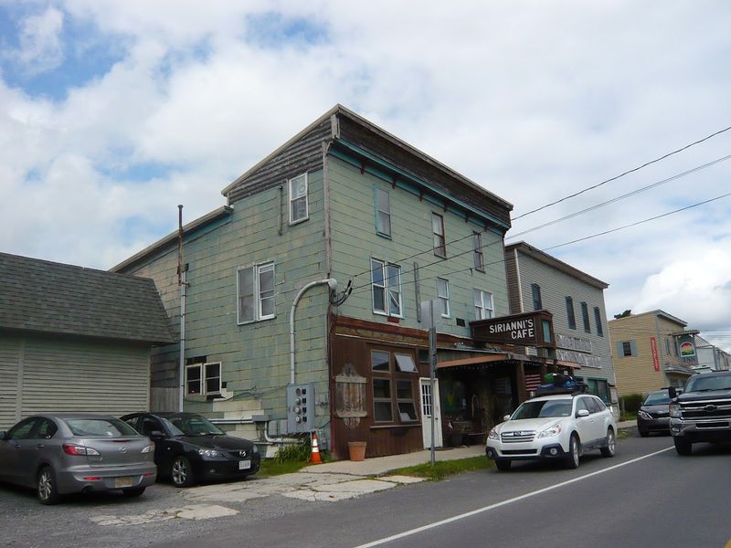 This quirky West Virginia cafe has funky decor and pizza that keeps ...