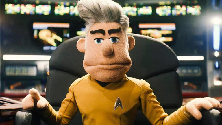 How a transporter accident turns Captain Pike into a puppet in 'Star ...