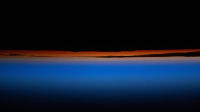 Nothing beats a beautiful sunset (from space) | Space photo of the day ...