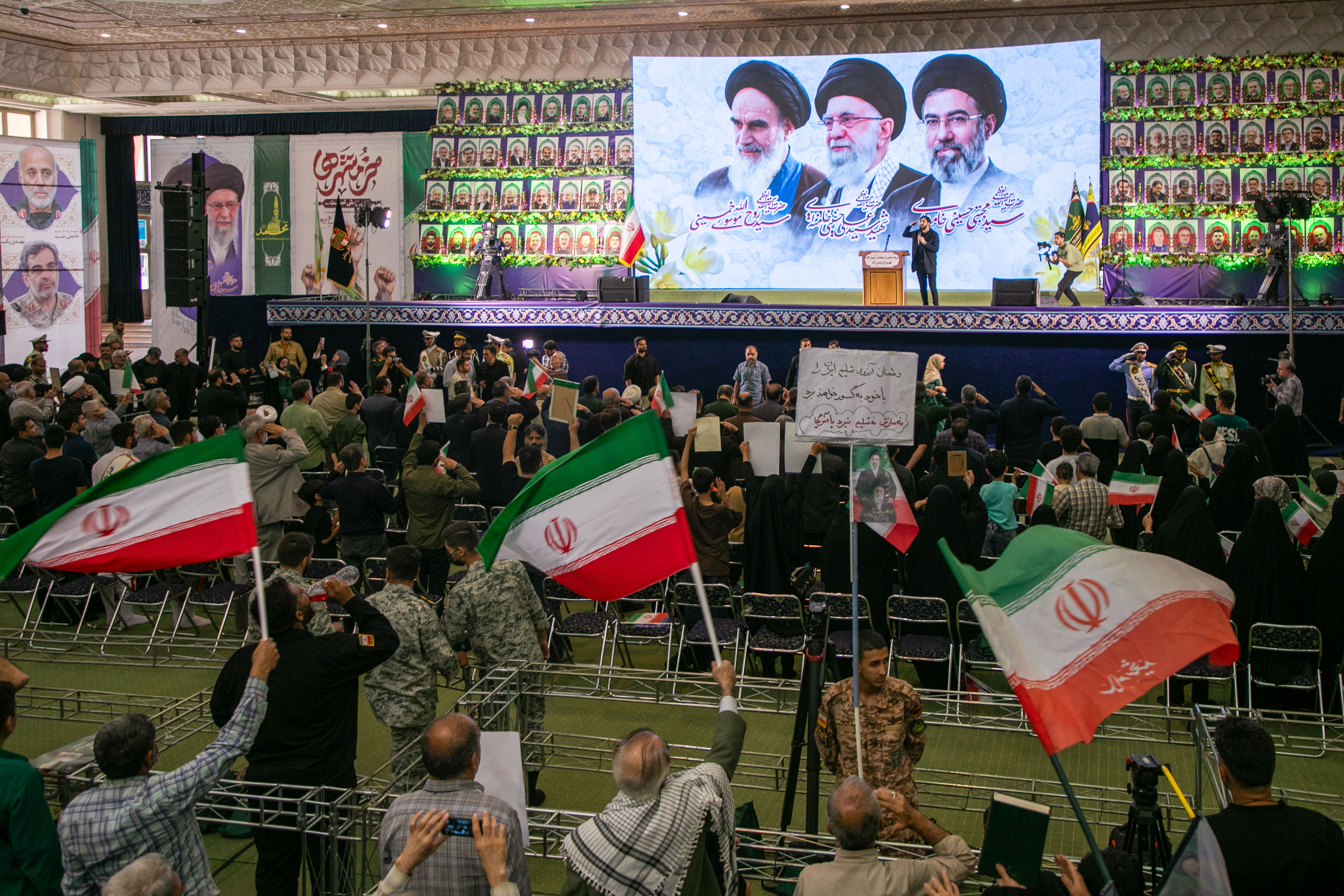As new Iran deal faces sharp criticism, Trump seeks to widen Abraham ...