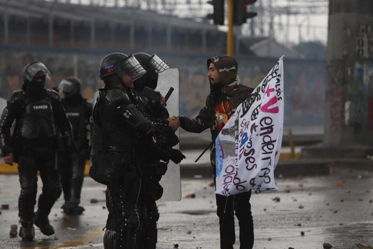 Paro nacional en Popayán: tres agentes del ESMAD fueron declarados ...
