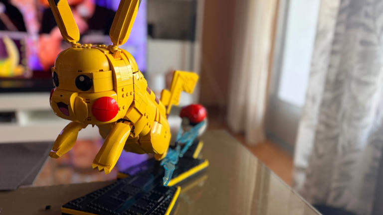 El set de LEGO Pokémon Pikachu es una absoluta locura, pero su montaje ...