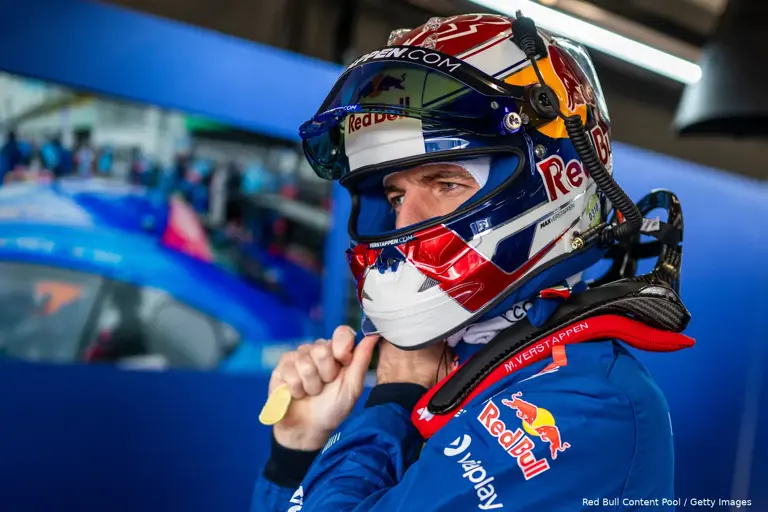 Verstappen met prachtig interview: "Houd hem maar in een prima positie ...