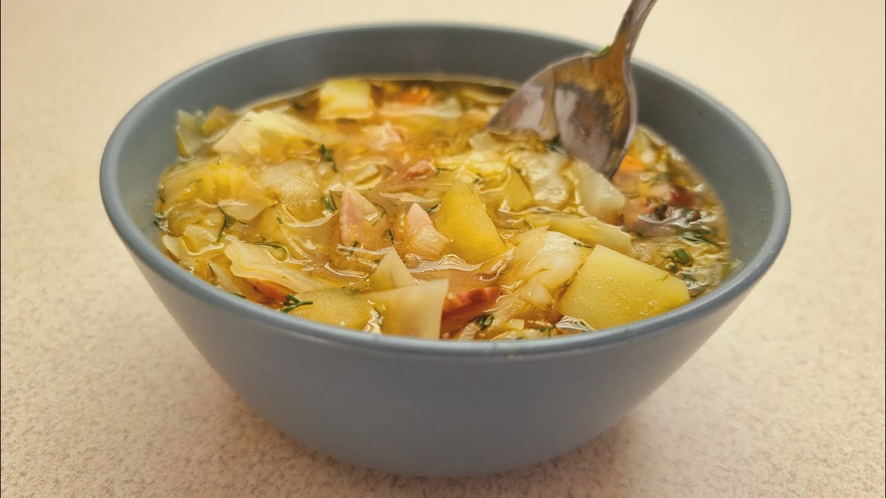 Kombinieren Sie Würstchen, Kartoffeln und Kohl für das leckerste Abendessen