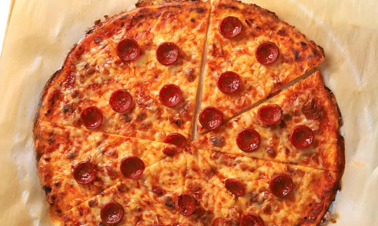 Low carb pizza crust (20g protein, no flour)