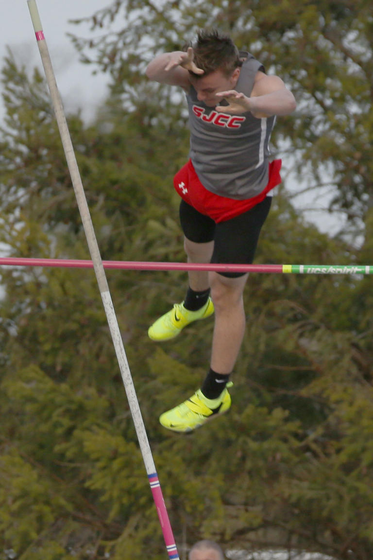 Vote for Messenger/Herald athlete of week
