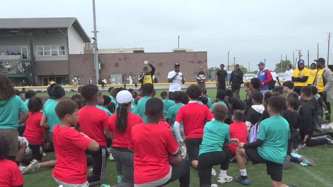 Jaguars’ Jourdan Lewis returns to Detroit to host annual youth football ...