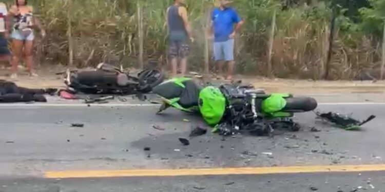 Dois motociclistas morrem em acidente frontal na BR-381, em Governador ...