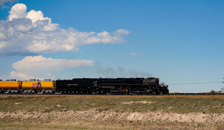 'You'll feel the heat' as world's largest steam engine rolls into Ohio
