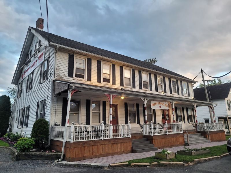 This former stagecoach stop in New Jersey now offers stunning lake ...