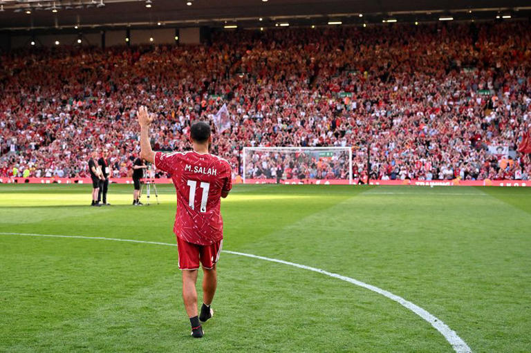 Oddsmakers make surprising Liverpool title call after Andoni Iraola ...