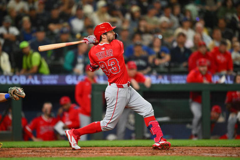 Former All-Star Chris Taylor announces retirement