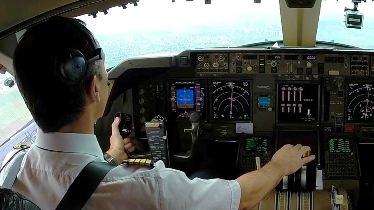 Boeing 747 showcased in Paris by Just Planes