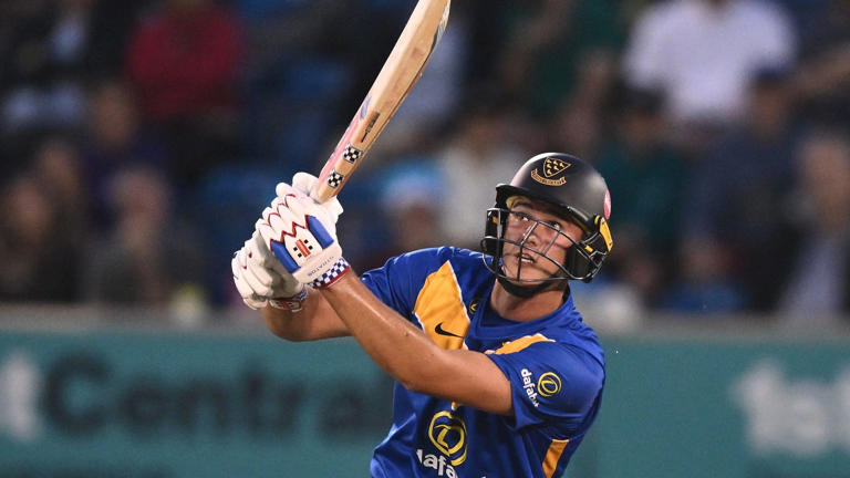 Crawley stars in Kent comeback win - T20 Blast round-up