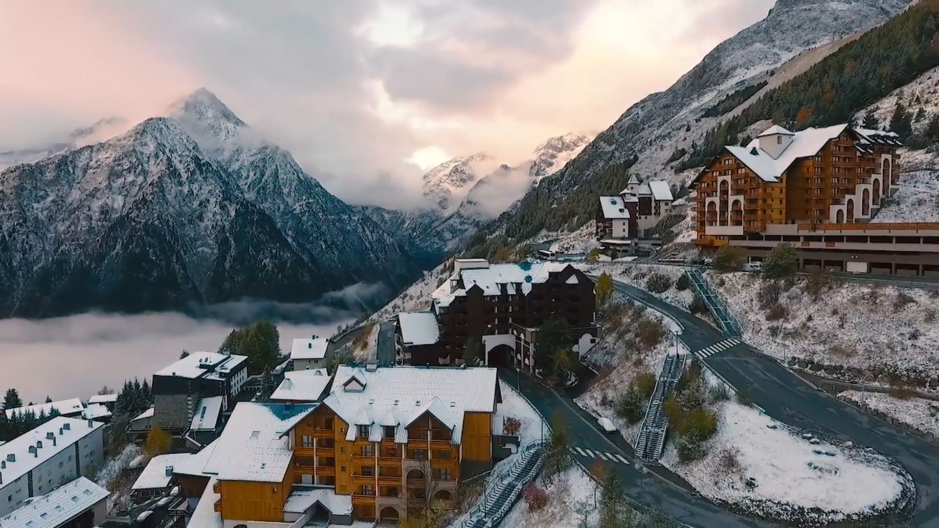 Alpy Francuskie uchwycone dronem