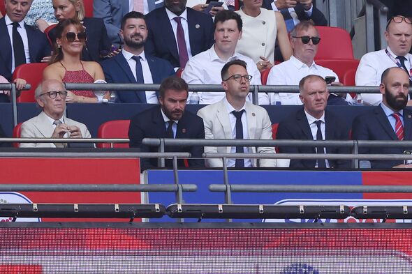 Sir David Beckham and Gary Neville left heartbroken as Man Utd legends ...