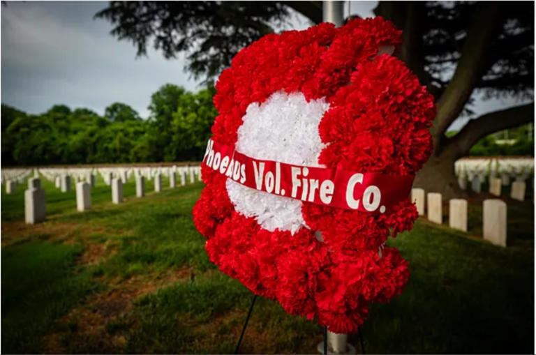 Wreath-laying ceremonies held in Hampton cemeteries for Memorial Day