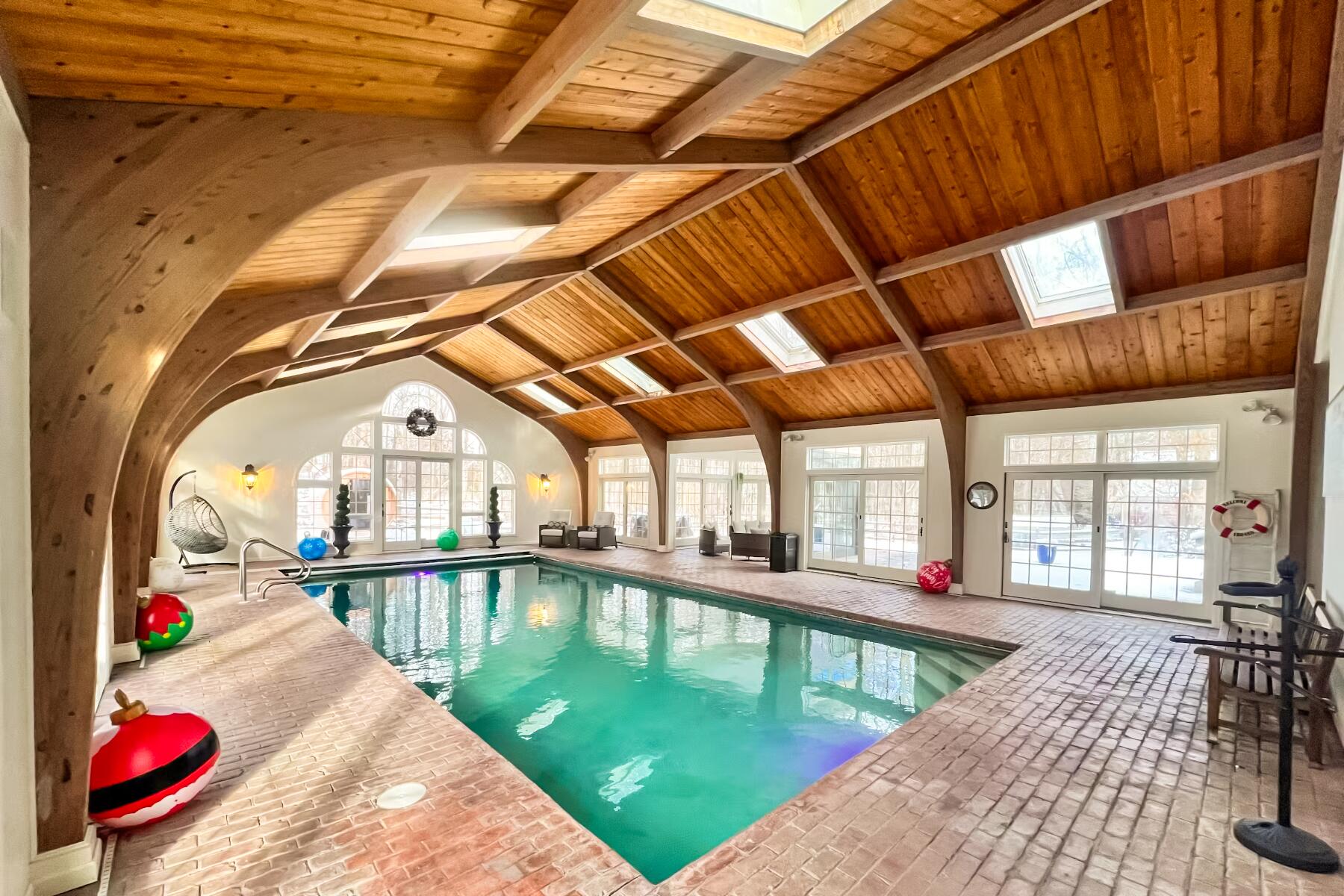 10 stunning private pools across America you can rent by the hour