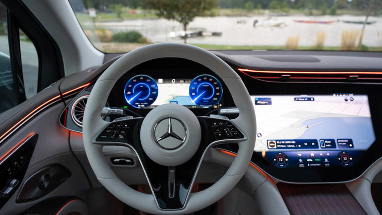 2026 Mercedes-Benz EQS SUV