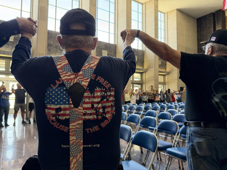 Honoring service at Fort Wayne’s Memorial Day parades