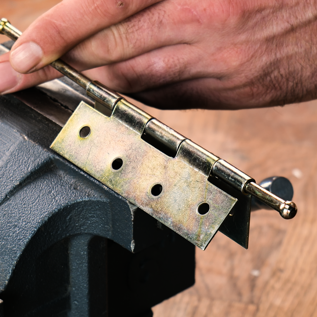 Quick and simple DIY door hinge solution! 🔧🚪