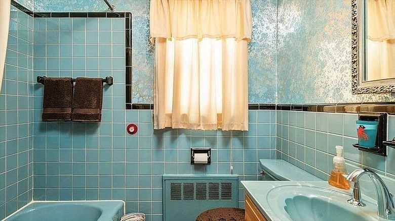 Bring your vintage-tiled bathroom up-to-date with an eye-catching fix