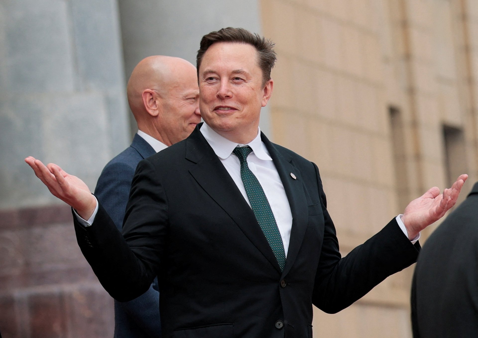 Musk-støtte skaper splid