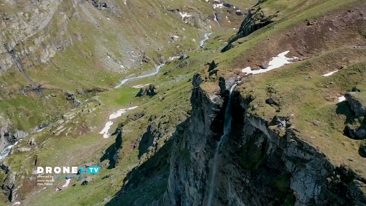 Die französischen Alpen aus der Drohnenperspektive