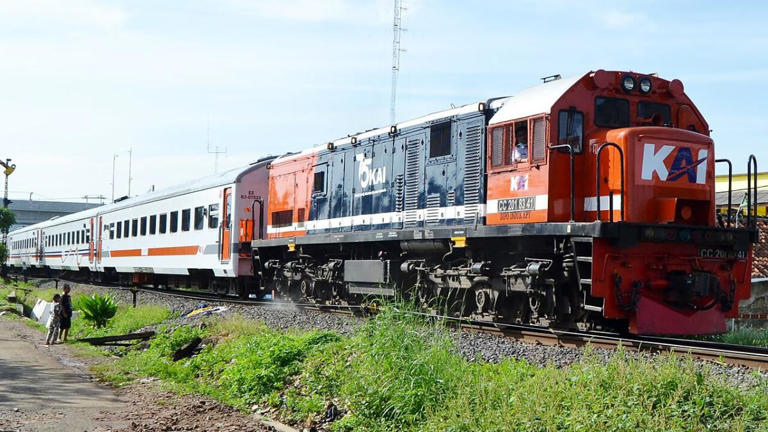 Mulai Juli 2026, KA Rajabasa pakai kereta premium, cek jadwal dan tarif