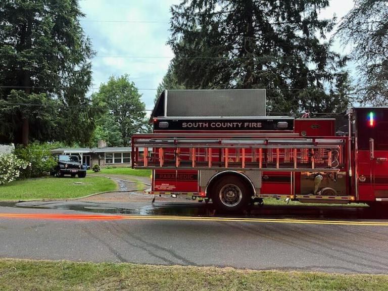 Barking dog alerts family to house fire in Edmonds