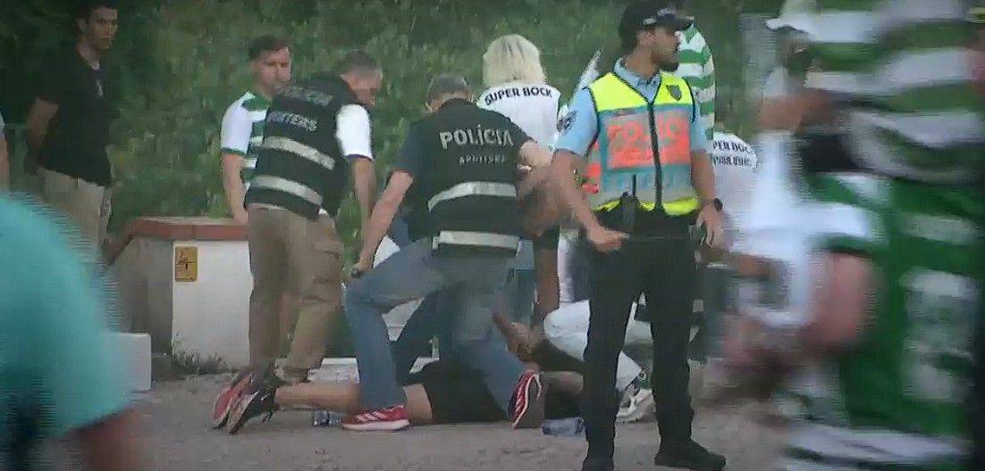 Adeptos do Sporting insultam jogadores e treinador e envolvem-se em ...