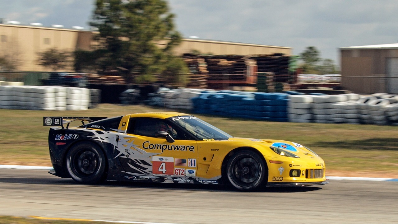 9 foreign sports cars from the 2000s that delivered shocking value for ...