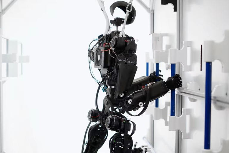 Primate-inspired space robot to do astronauts’ dirty work on future ...
