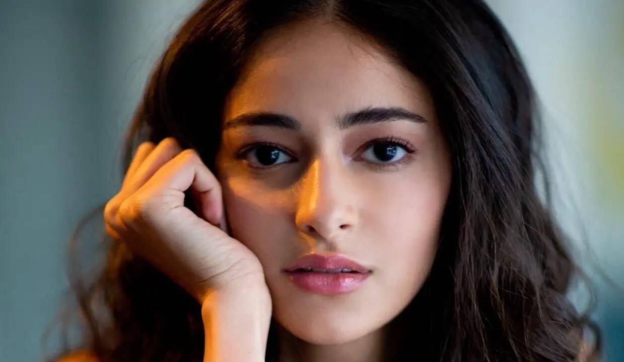 Ananya Panday's Bharatanatyam 'Chand mera dil' scene: BTS clip changes ...