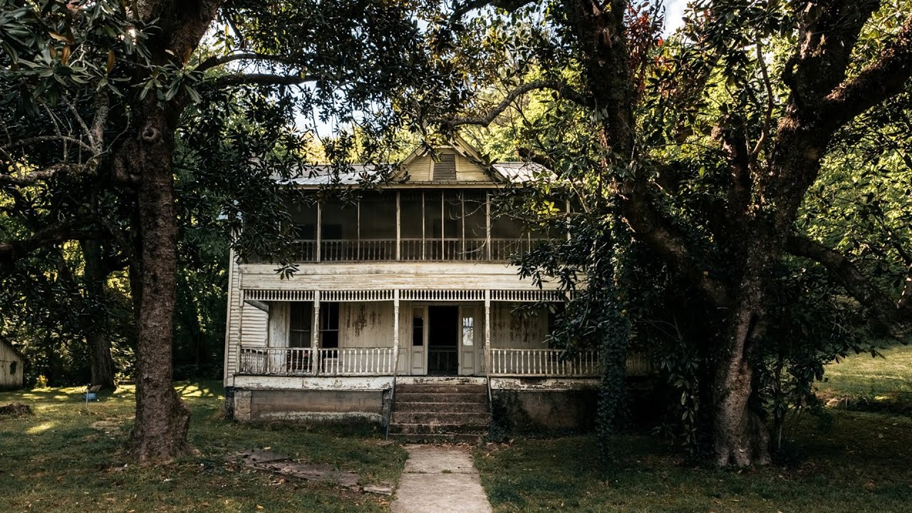 Abandoned serial killer's home: shocking finds inside