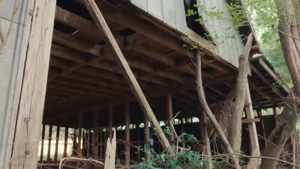 I found the last building still standing in a Georgia ghost town